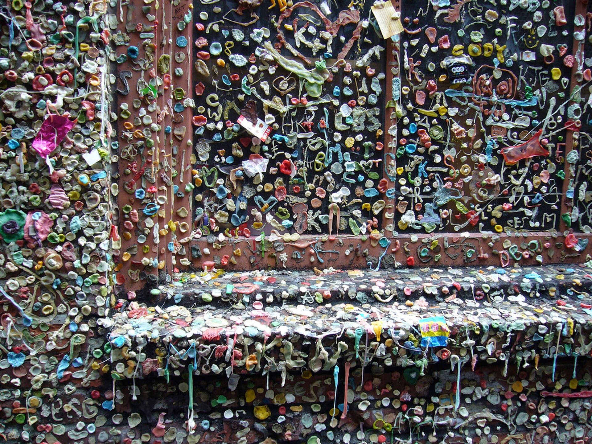 Cleaning up Seattle's gum wall