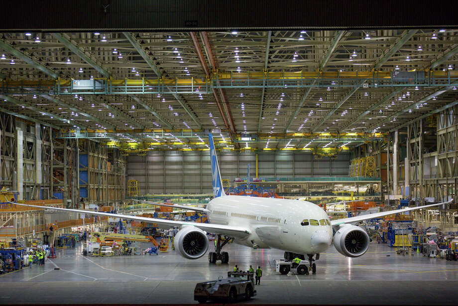 Boeing 787-9 roll out - seattlepi.com