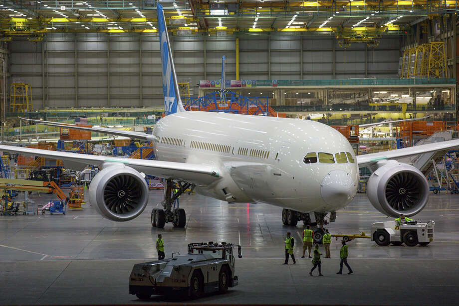 Boeing 787-9 roll out - seattlepi.com