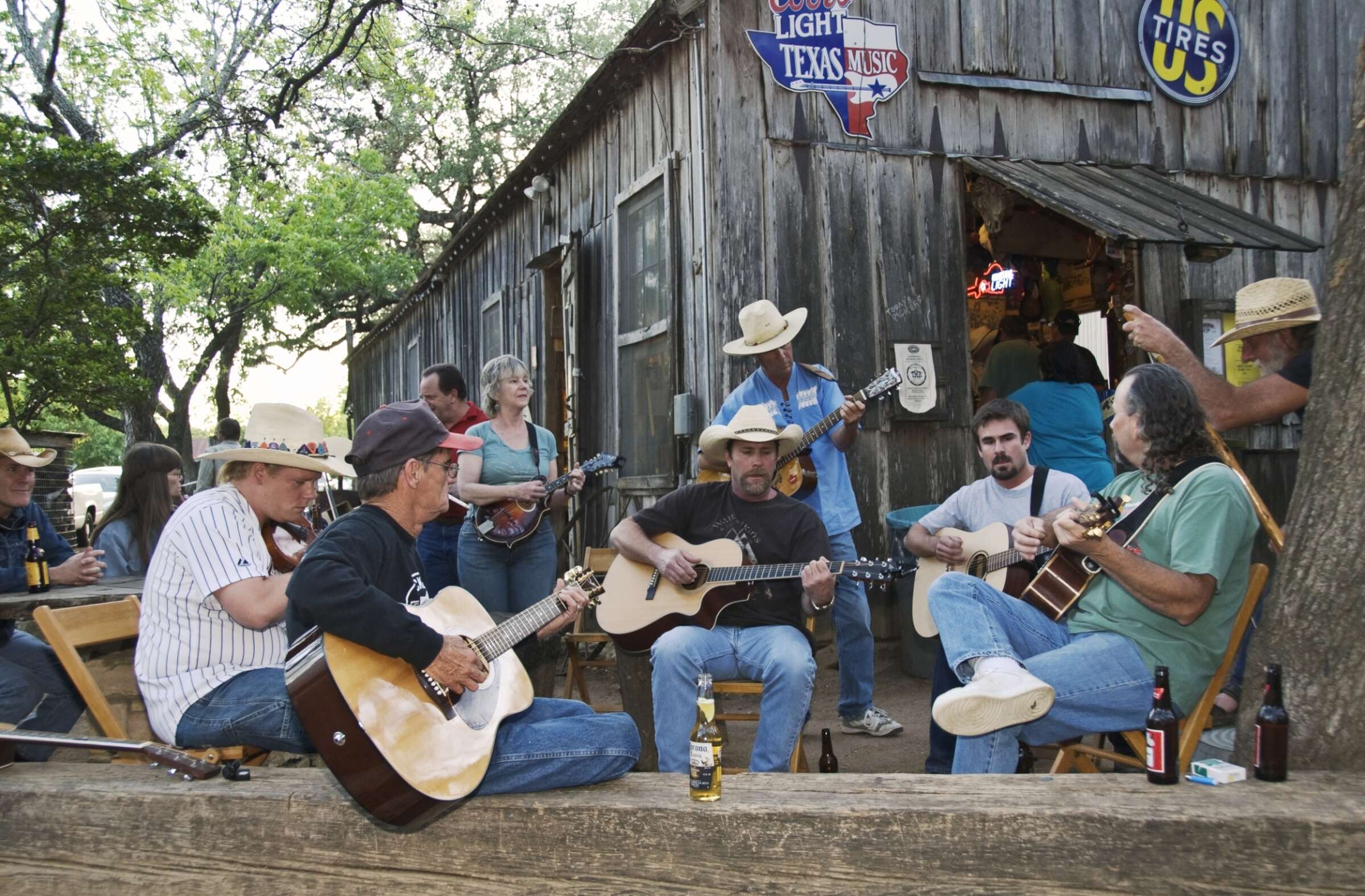 Iconic Texas bars you need to visit