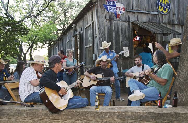 Iconic Texas bars you need to visit