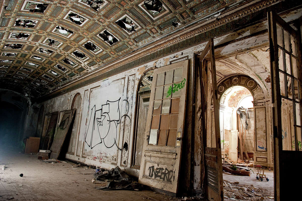 The abandoned buildings of Detroit