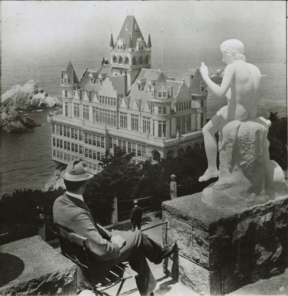 It's last call, for now, at famous Cliff House