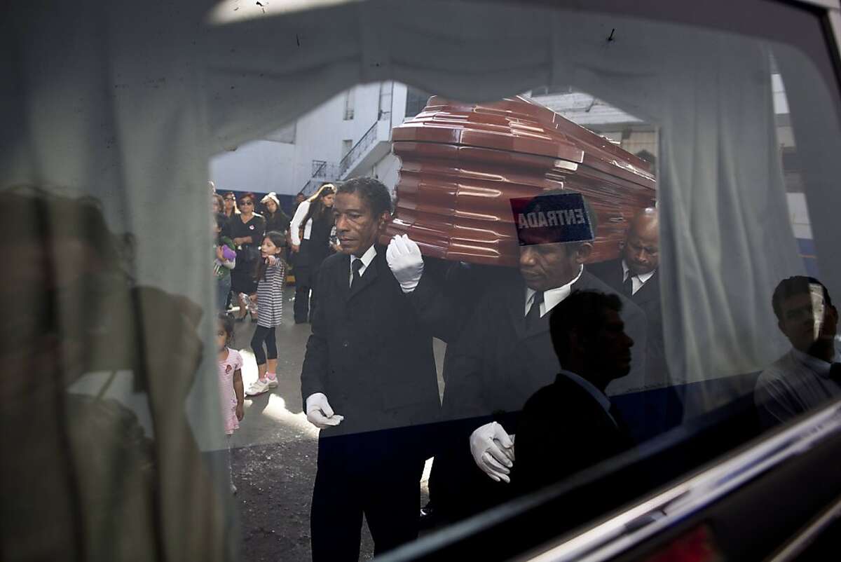 Peru maintains distinctive pallbearer tradition