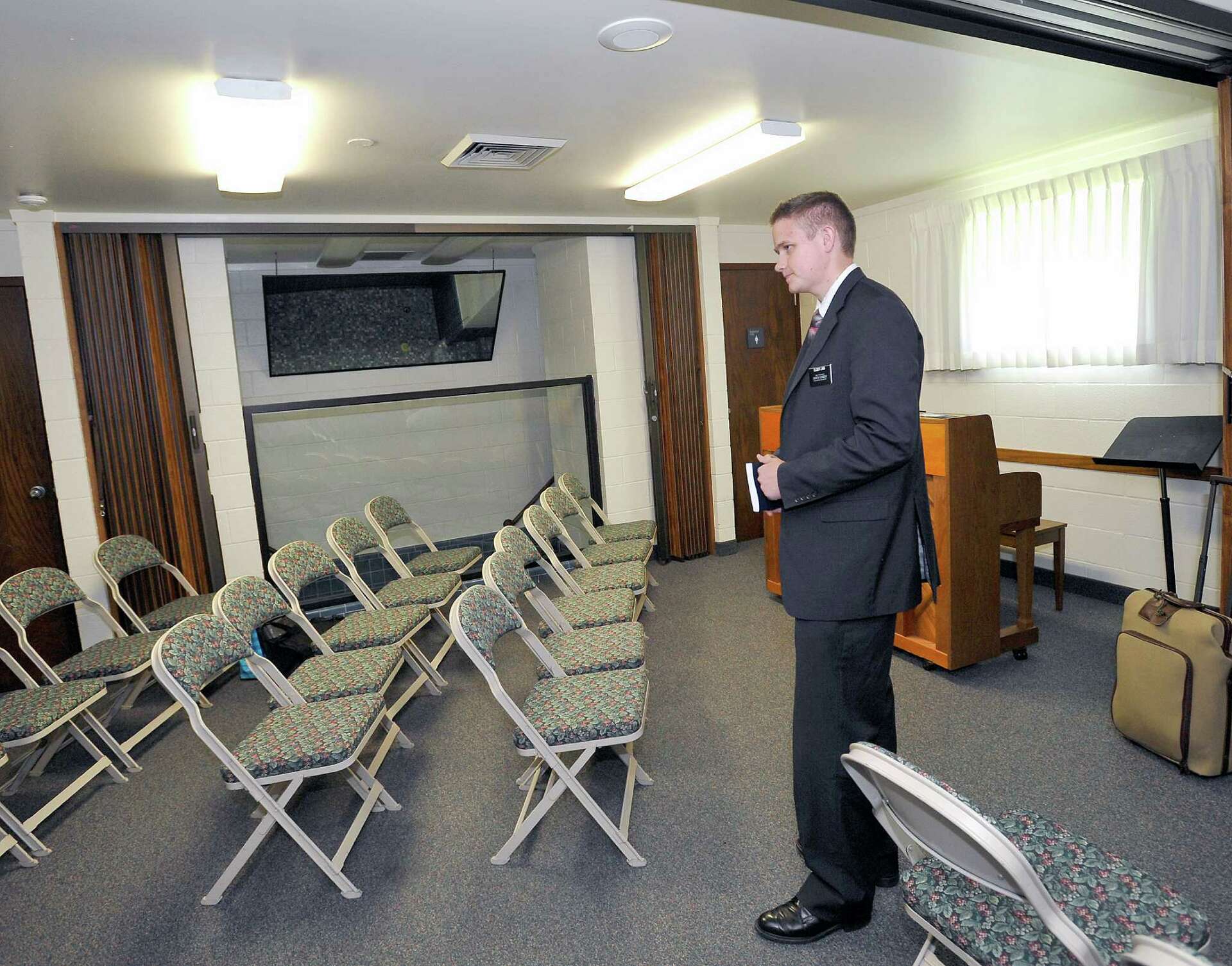 Mormon church to end door-to-door missionary practice