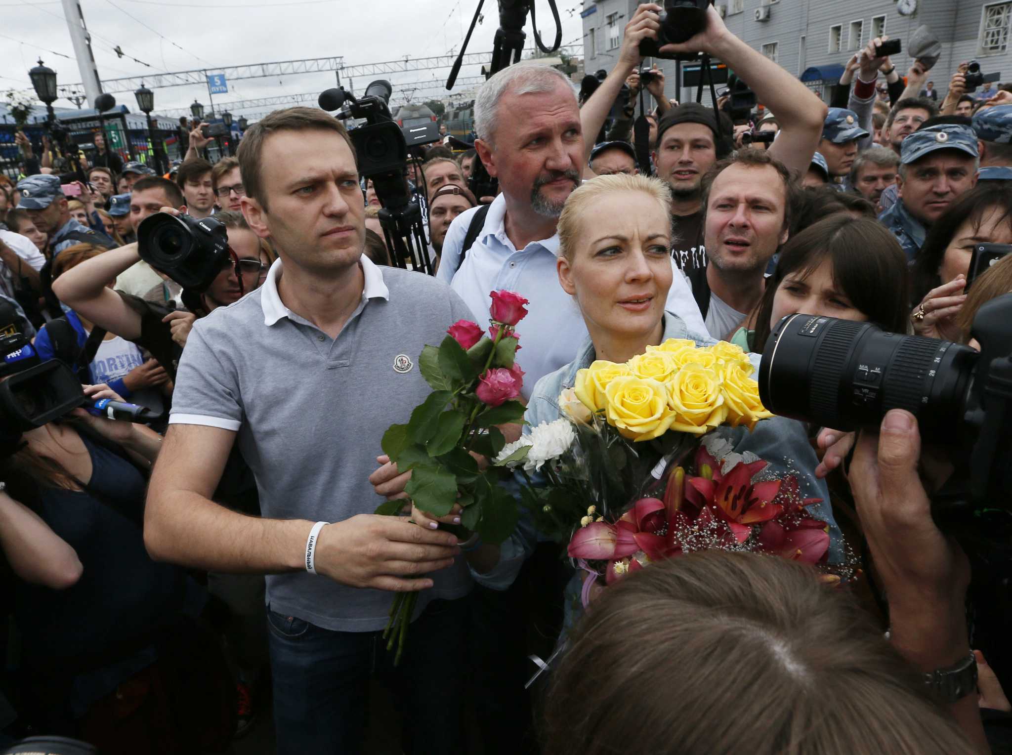 Russian opposition leader returns to Moscow