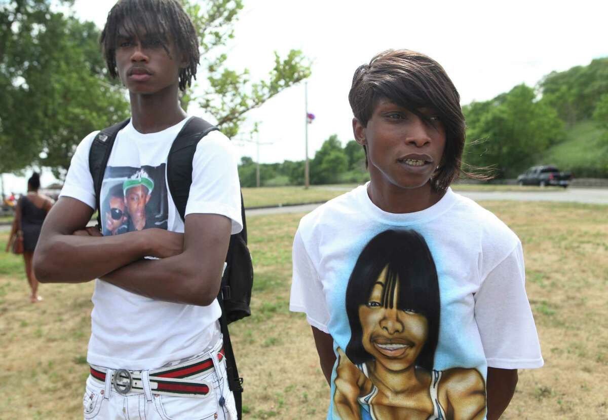 Mother seeks headstone for murdered girl