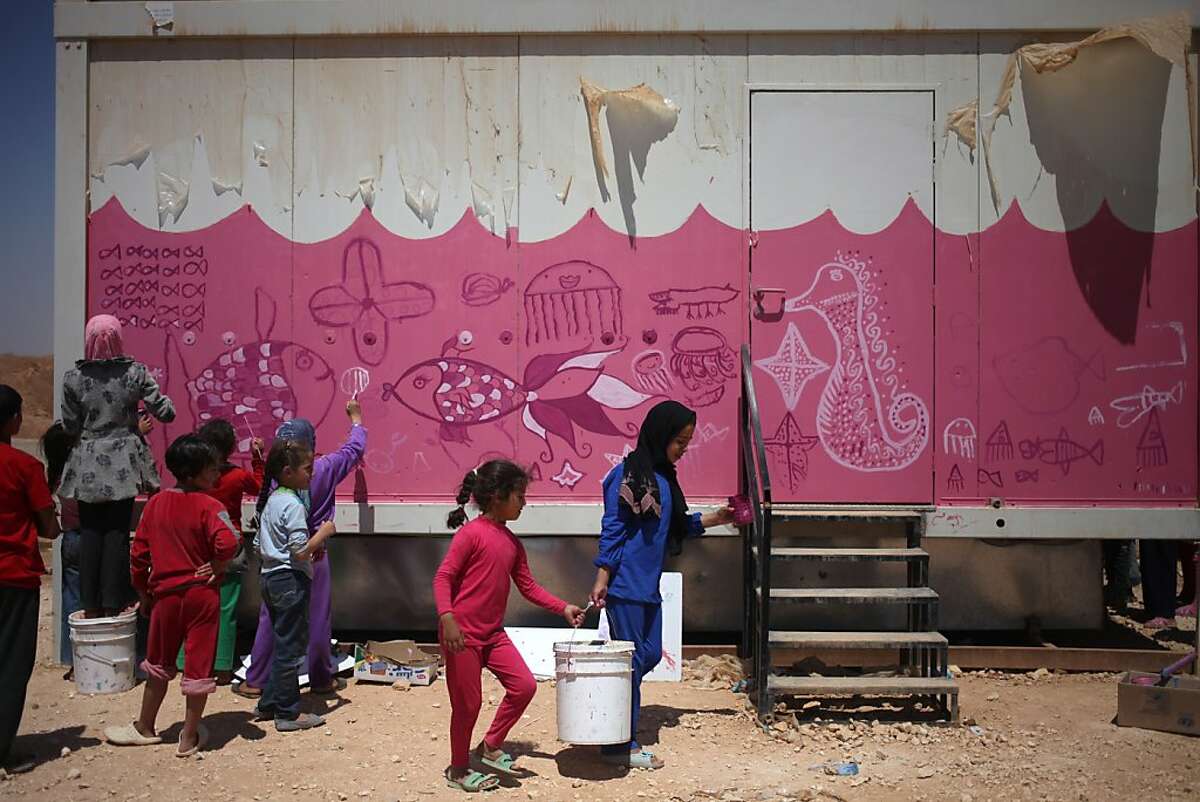 Syrian refugee kids using art to brighten camp