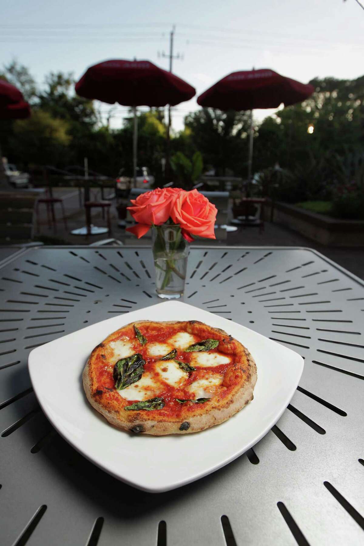 Crust is the thing at Pizzeria Solario