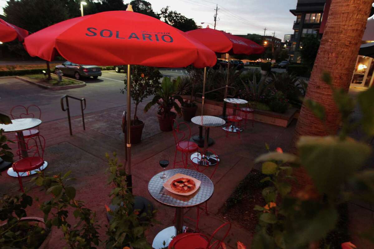 Crust is the thing at Pizzeria Solario