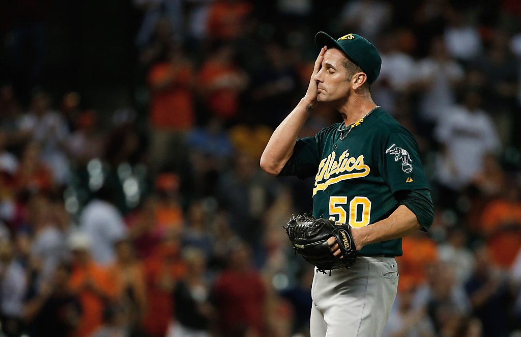 Streaks end for A's, Balfour in loss to Astros