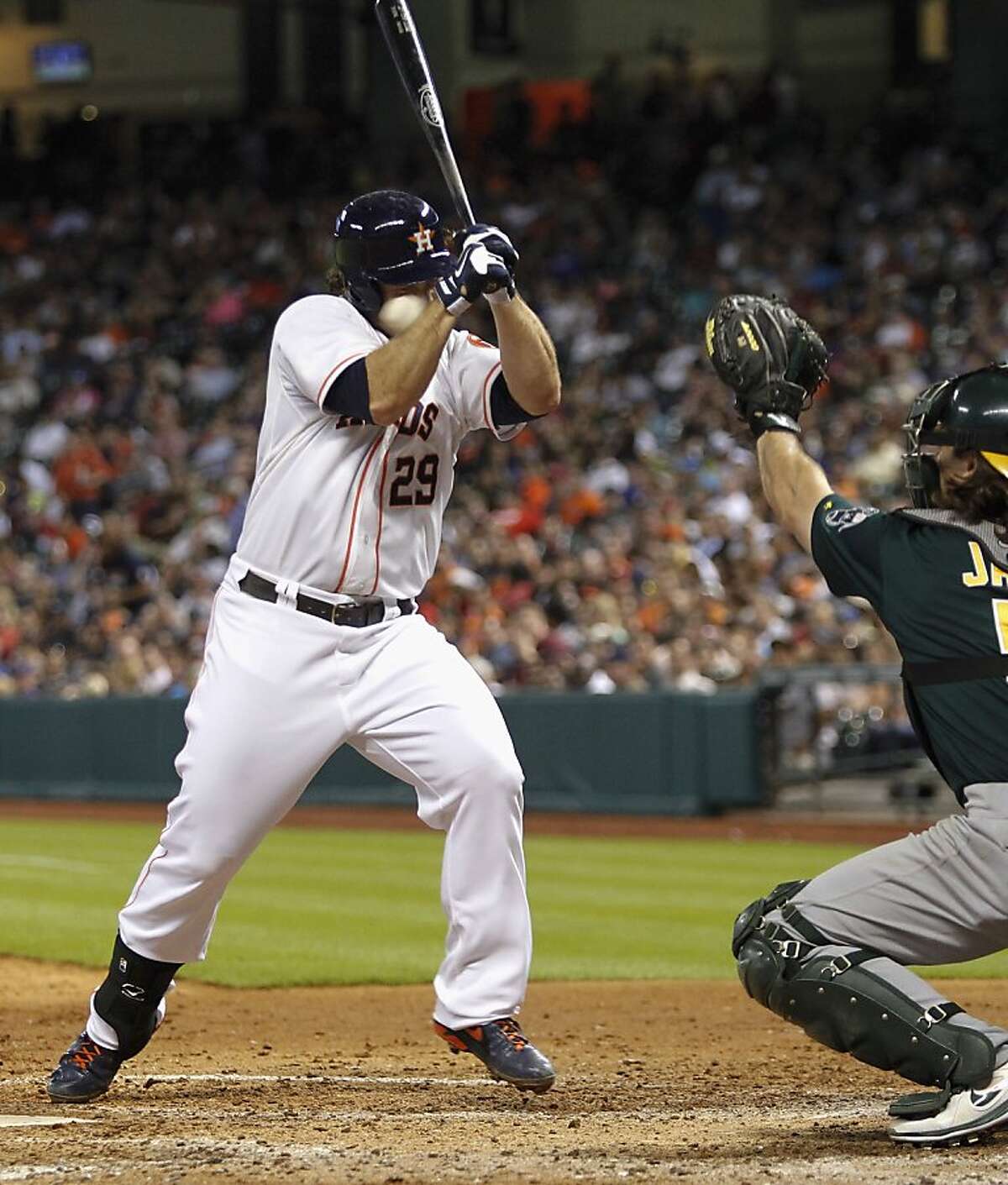 Streaks end for A's, Balfour in loss to Astros