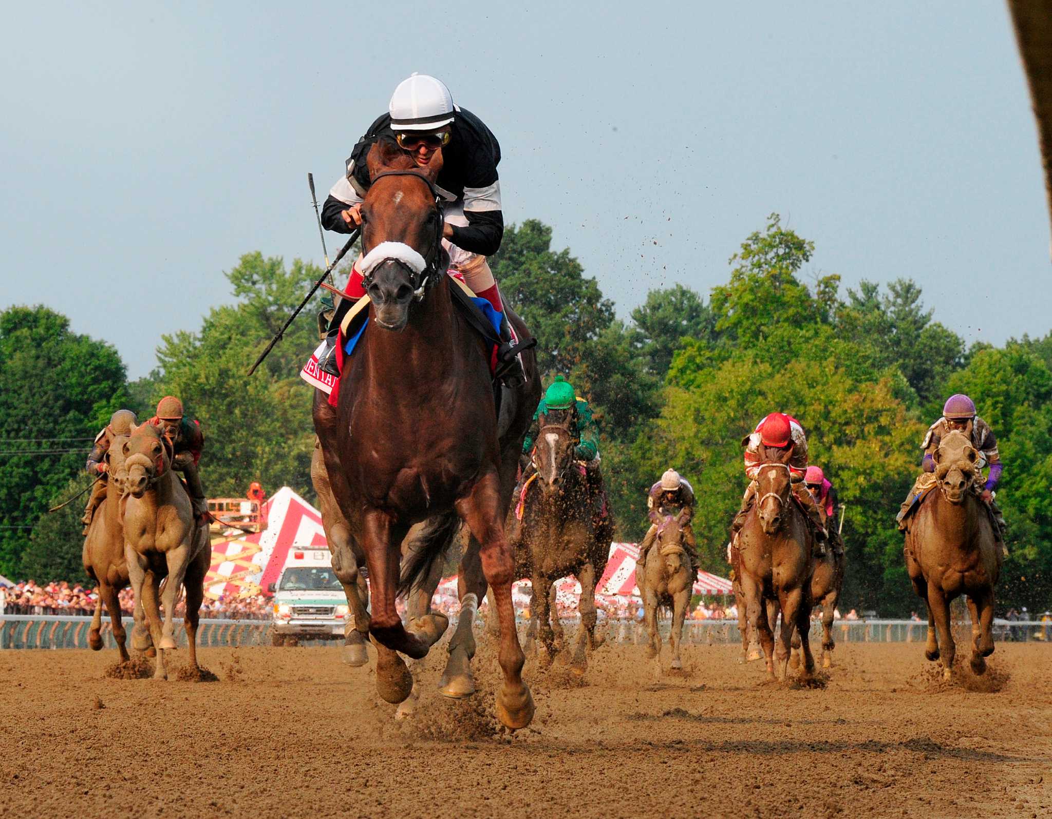 Commentator, two-time Whitney winner, dies at 24