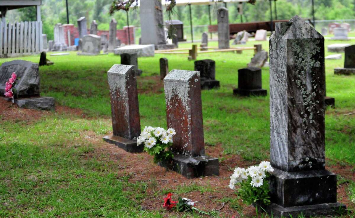 GALLERY: Cemetery tells story of long gone Hardin Co. town