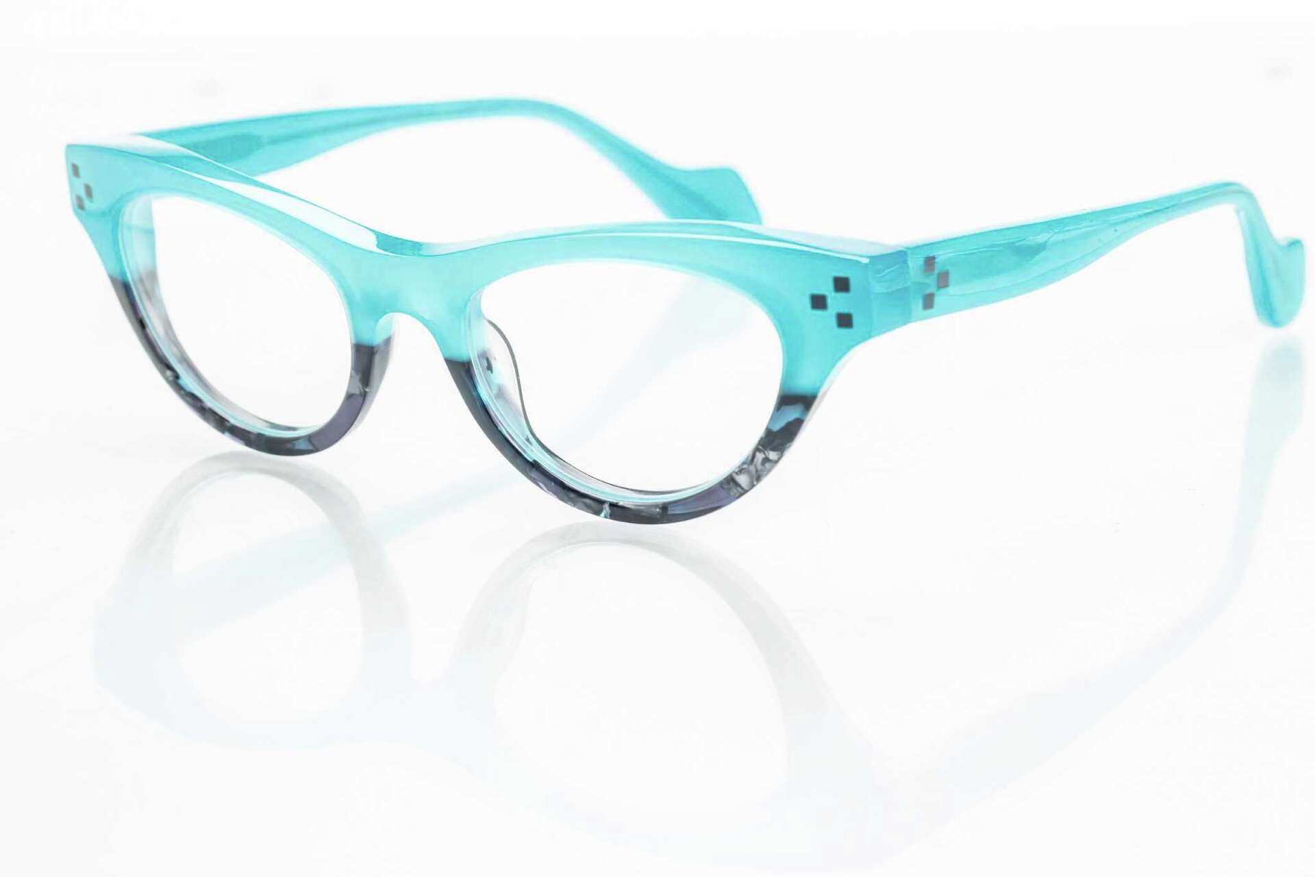 Top eyewear trends to try now