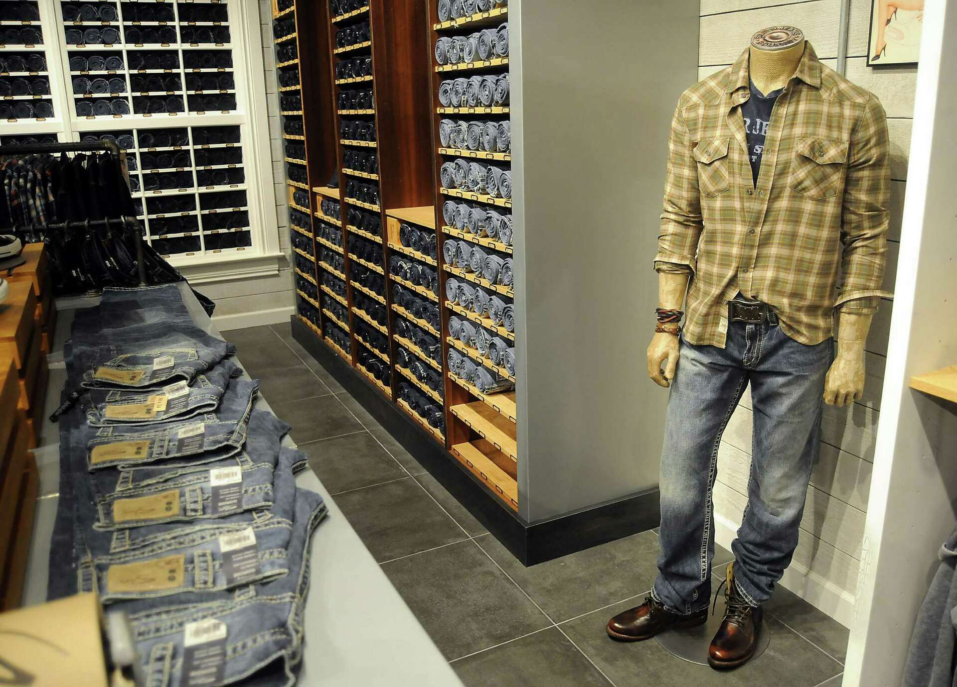 The Woodlands Mall gets a new denim store
