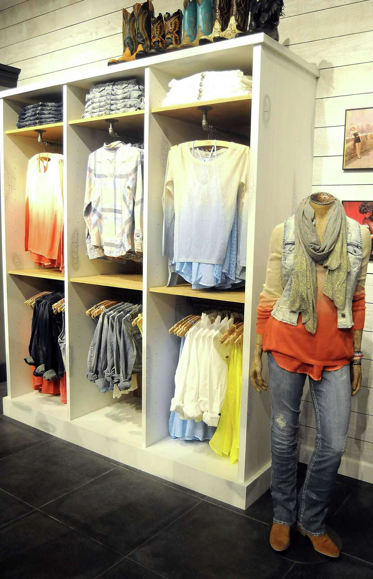 The Woodlands Mall gets a new denim store