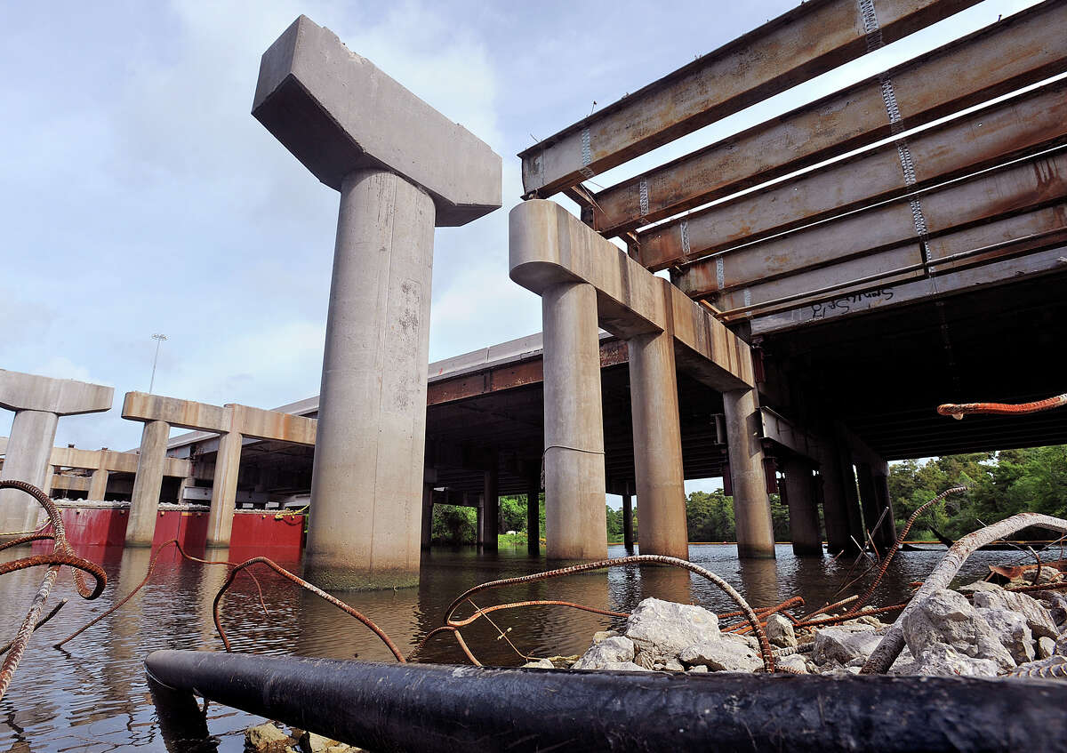 Old Neches River Bridge giving way for new one