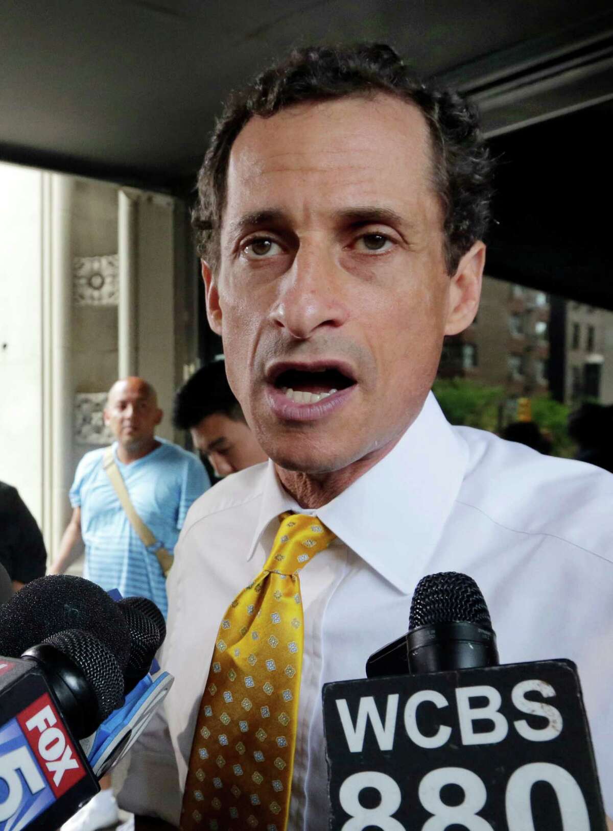 Weiner faces growing calls to quit mayor's race
