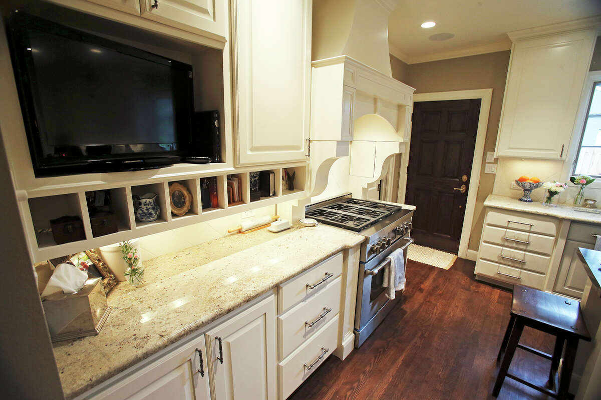 Cooks & Cocinas: A classic mix of comfort and elegance