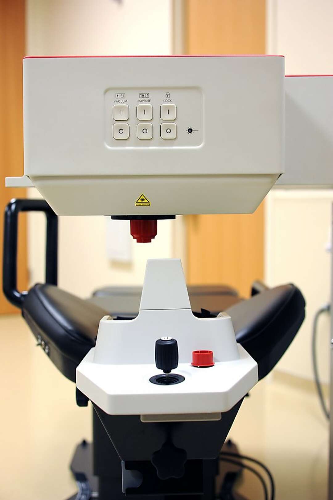 Stanford starts doing laser cataract surgery