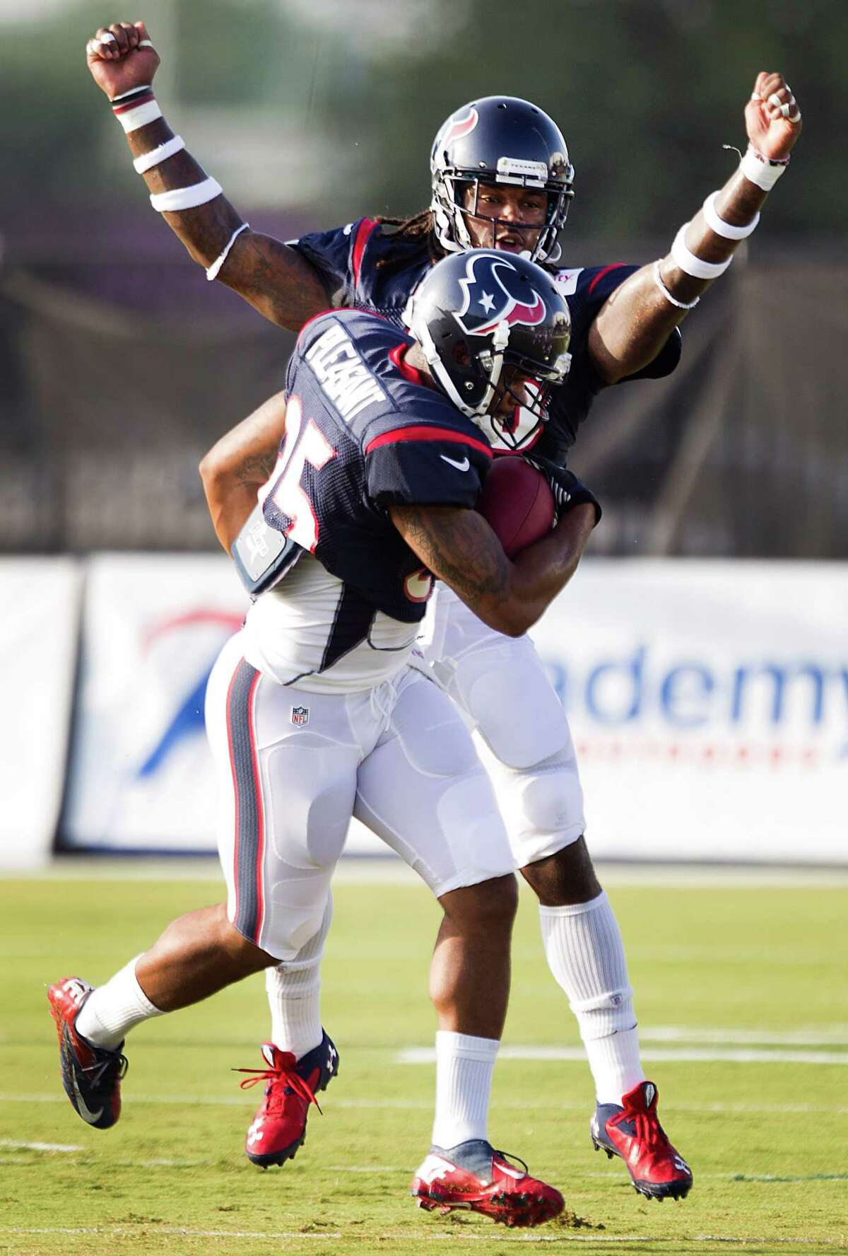 Texans rookie Swearinger impressive all around