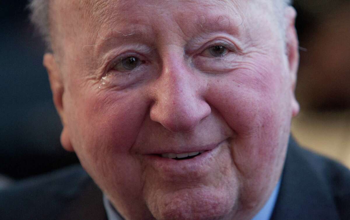 Symphony to honor George Mitchell's arts contributions