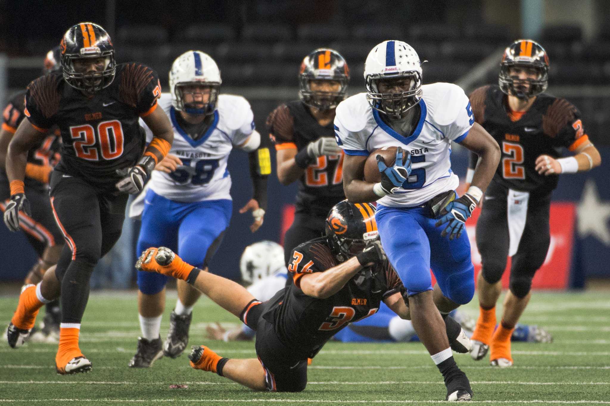 Navasota has key personnel to defend title