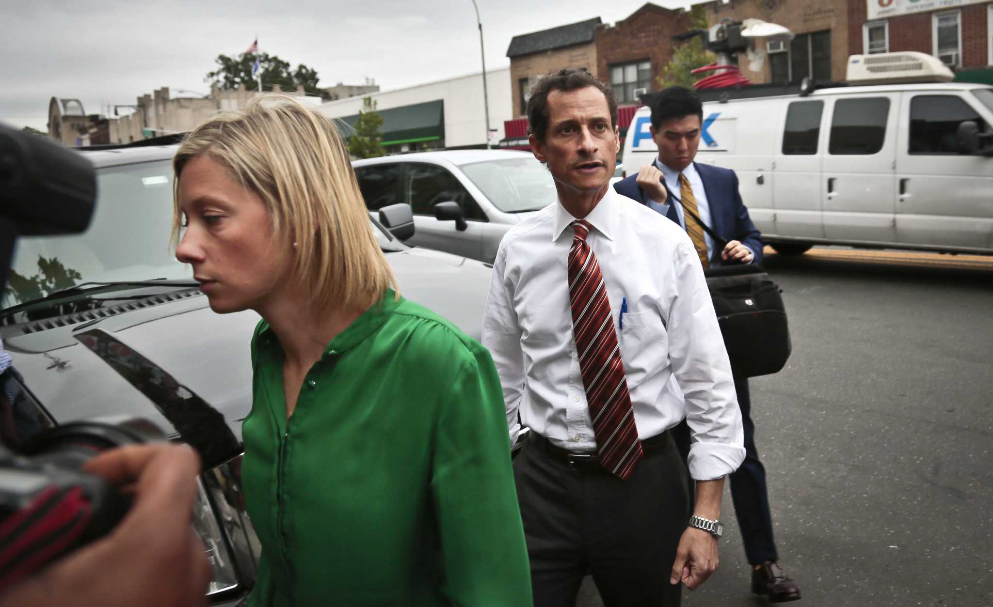 Weiner spokeswoman apologizes for tirade