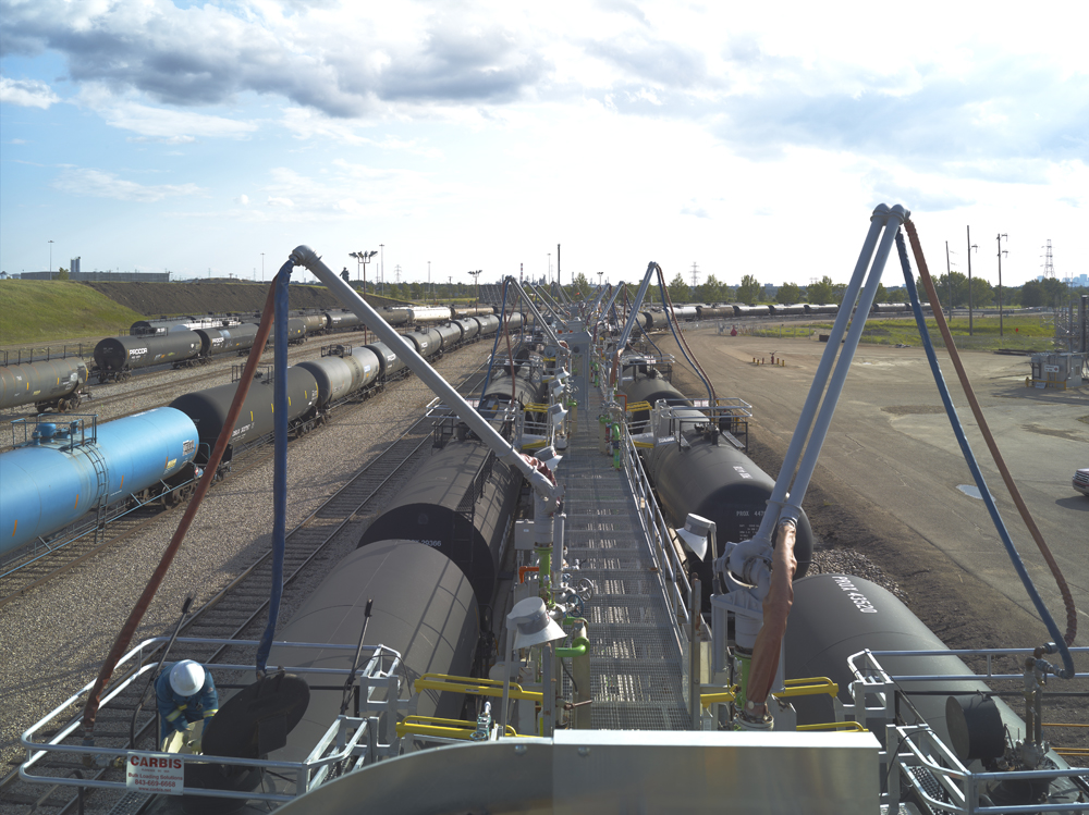 Kinder Morgan, Canadian company plan rail terminal