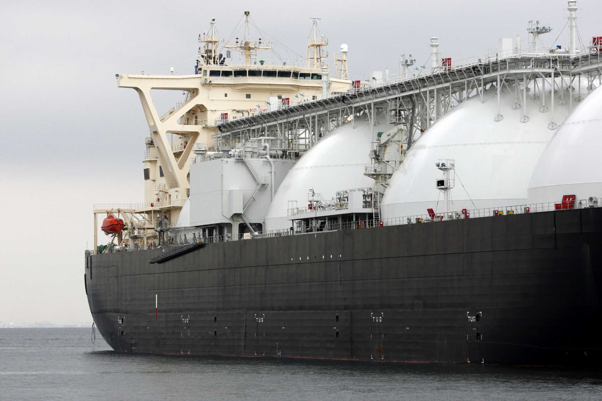Energy secretary says staff 'working hard' on LNG export proposals