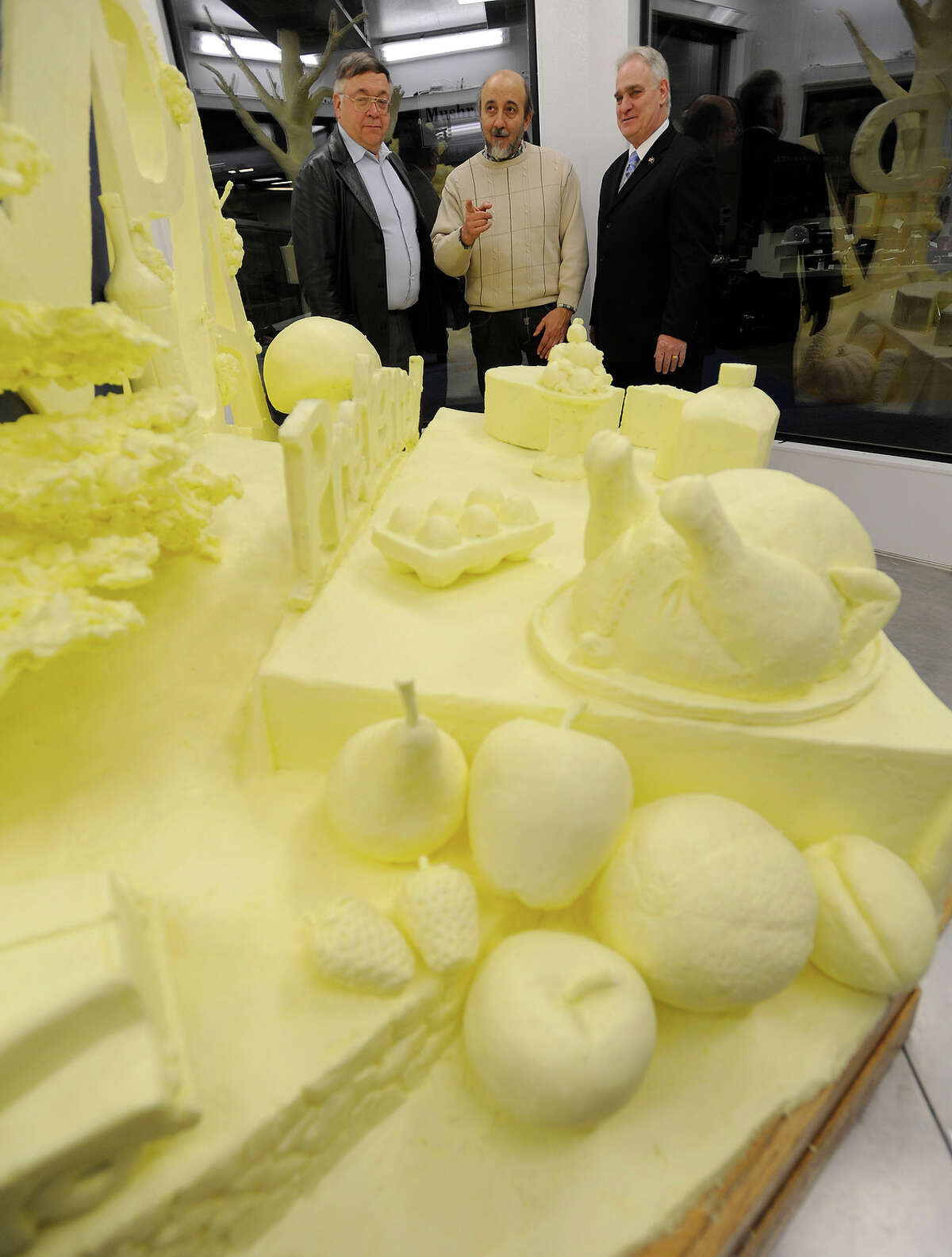 Animal welfare group damages Iowa butter cow