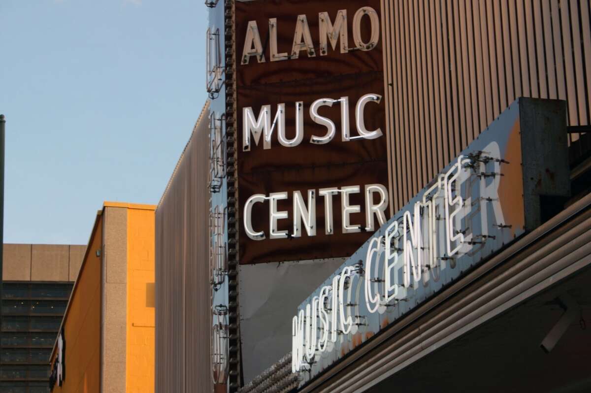 Murals help illustrate story of San Antonio