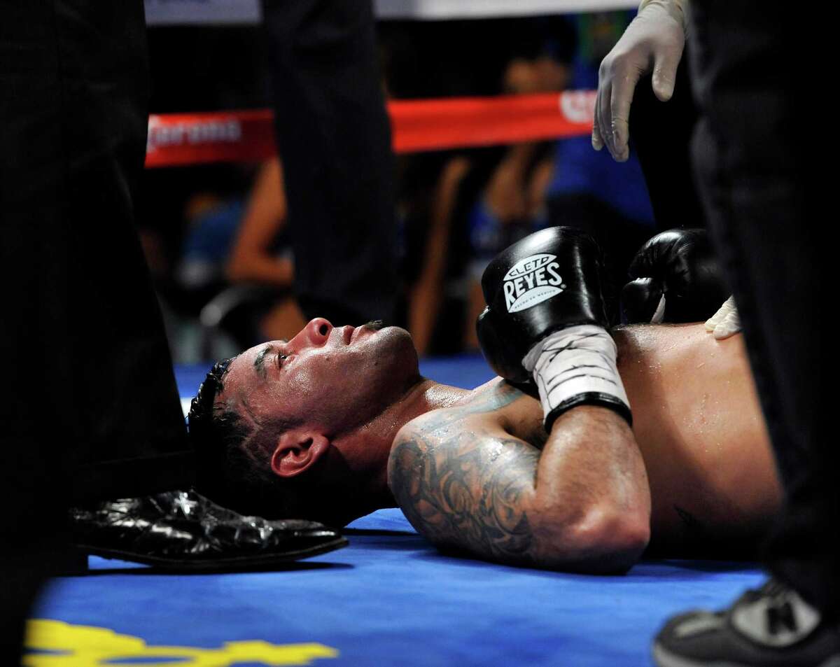 Weslaco's Figueroa unanimous champion at Knockout Kings II