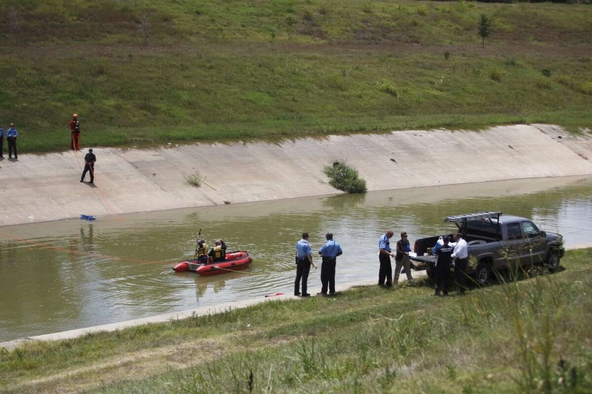 Police ID children, relative drowned in Sims Bayou