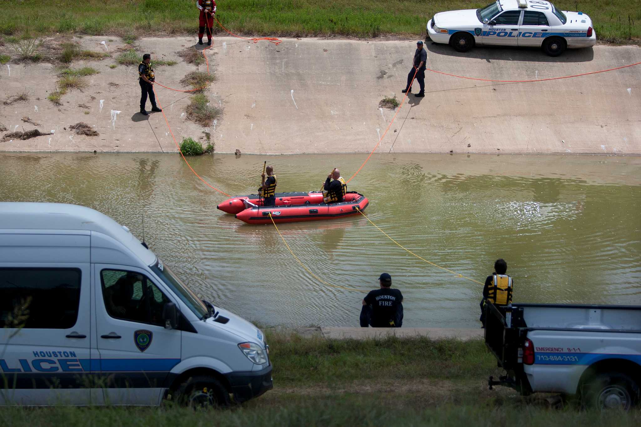 Uncle and two children drown in Sims Bayou