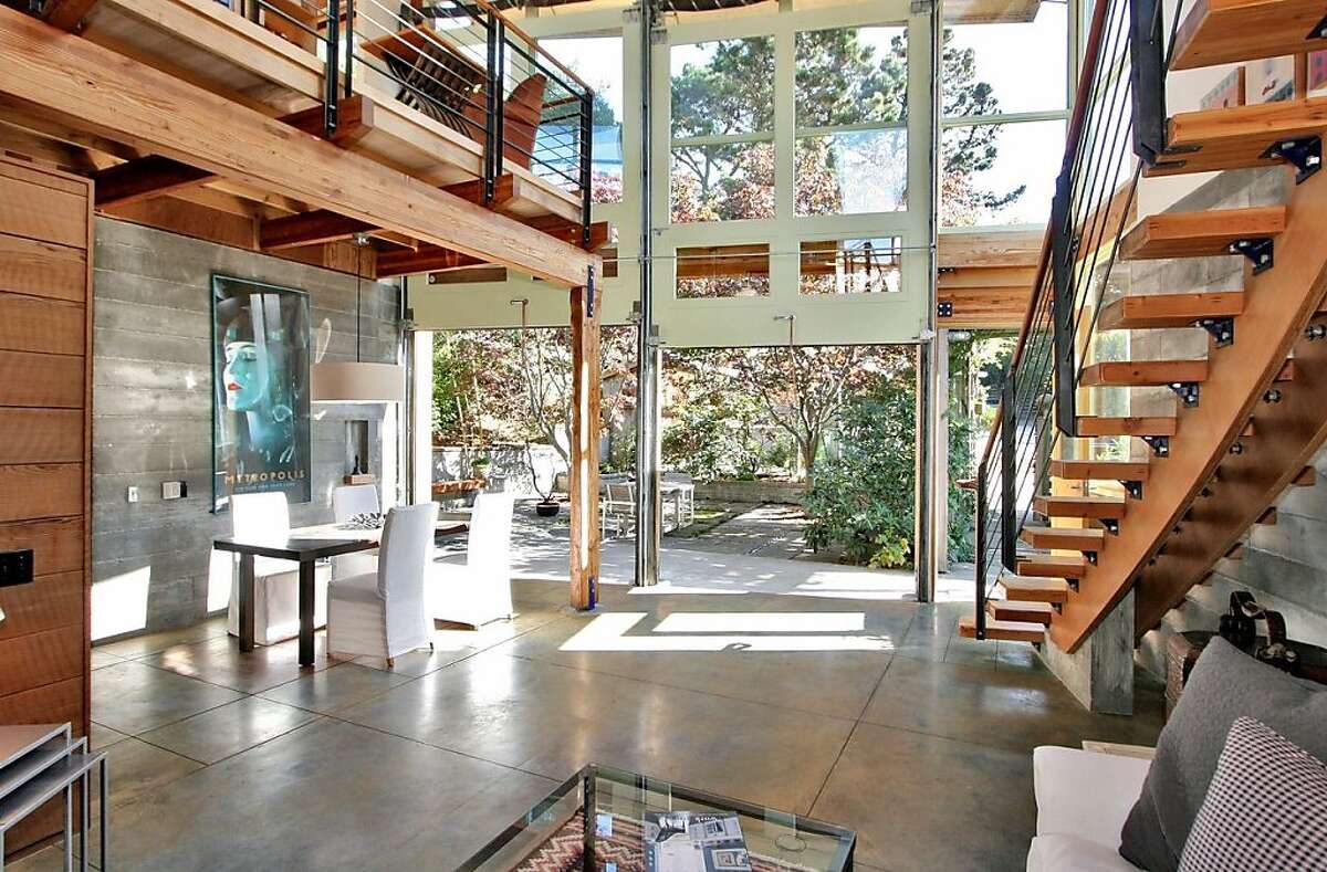 East Bay artist opens Roll-Up House for tour