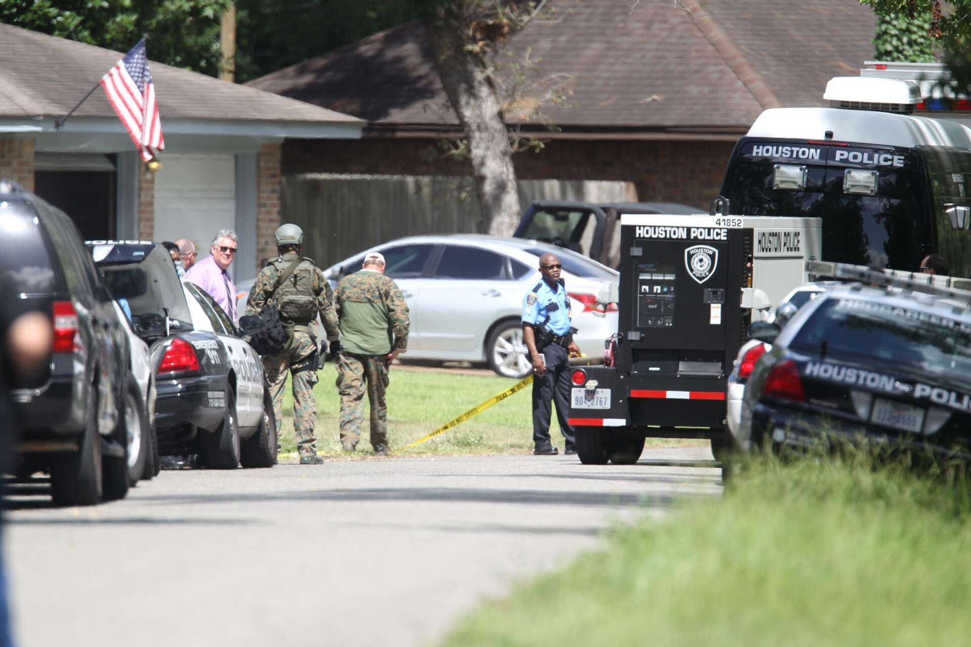 SWAT standoff ends peacefully in northeast Houston