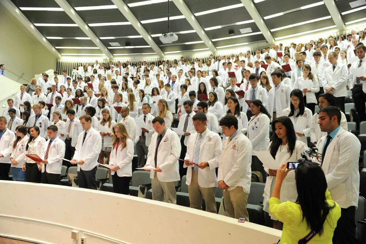 Photos: White Coat Ceremony for future doctors