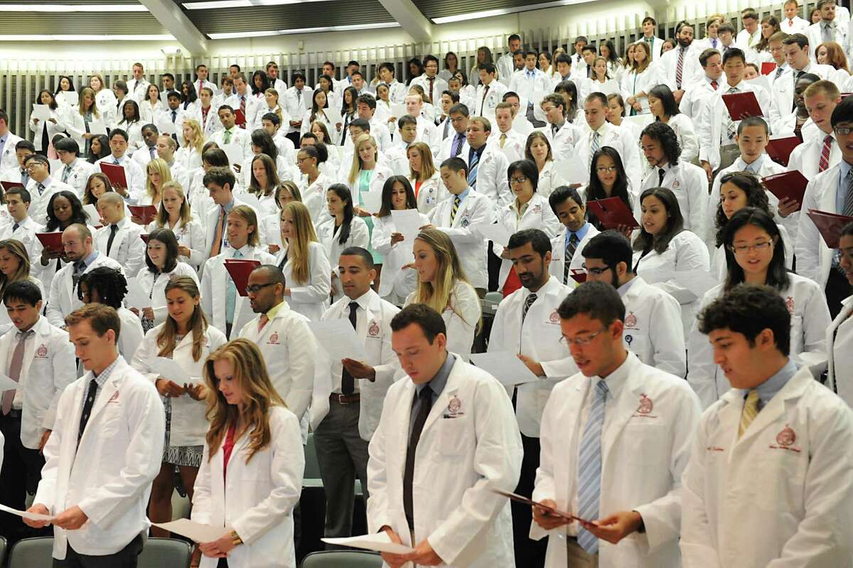 Photos: White Coat Ceremony for future doctors