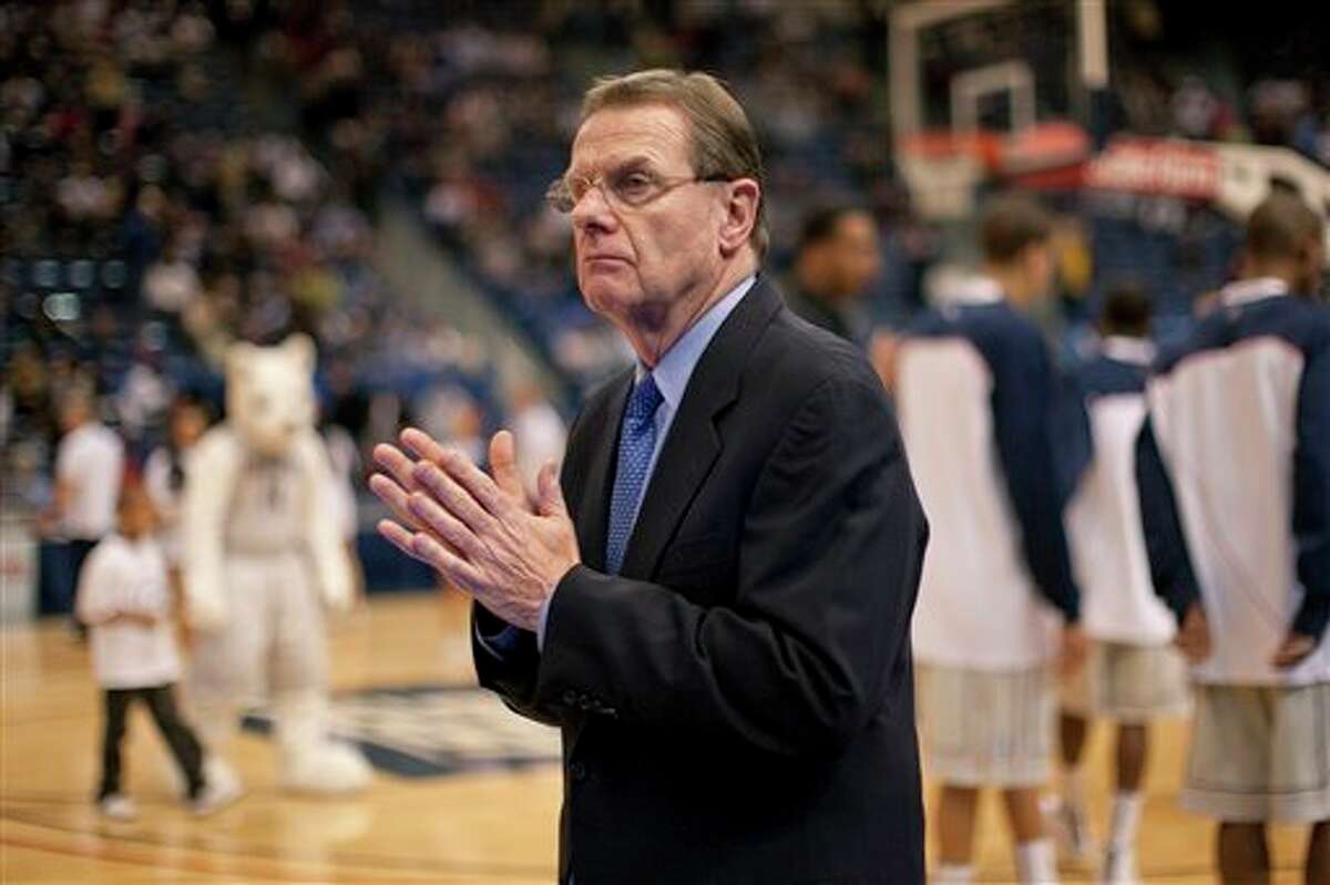 Without Calhoun, UConn still owns St. John's