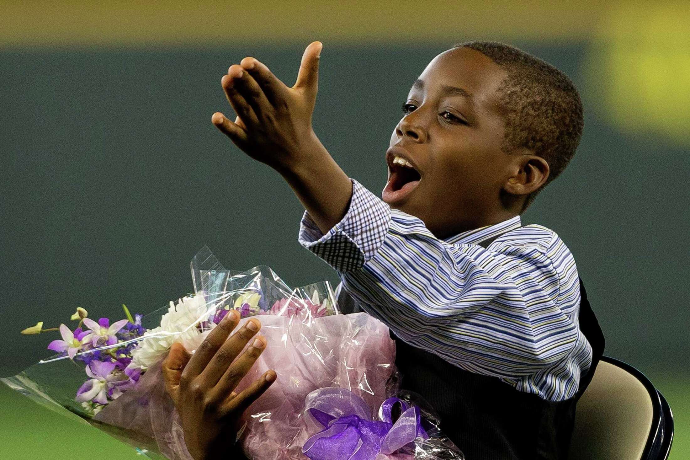 'The Kid' returns: Ken Griffey Jr. enshrined in Mariners Hall of Fame