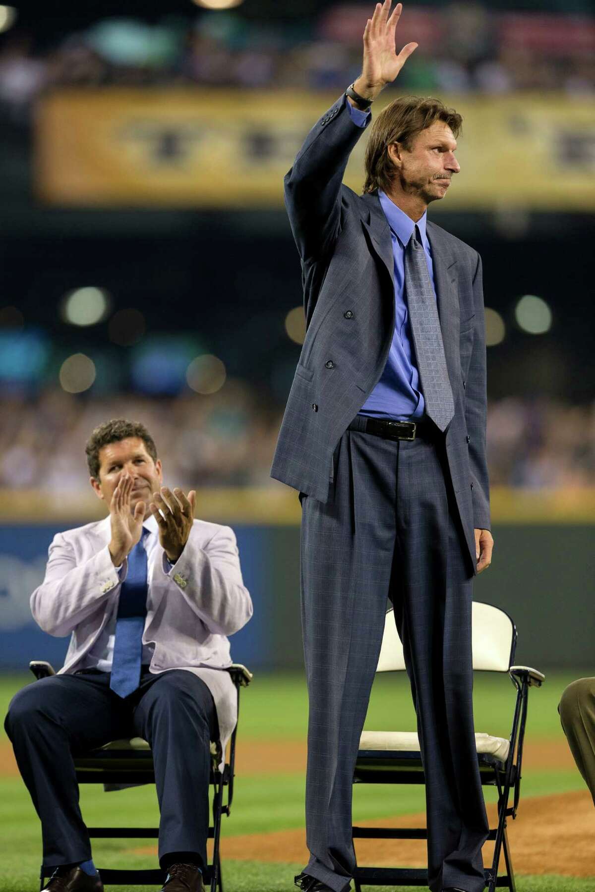 'The Kid' returns: Ken Griffey Jr. enshrined in Mariners Hall of Fame