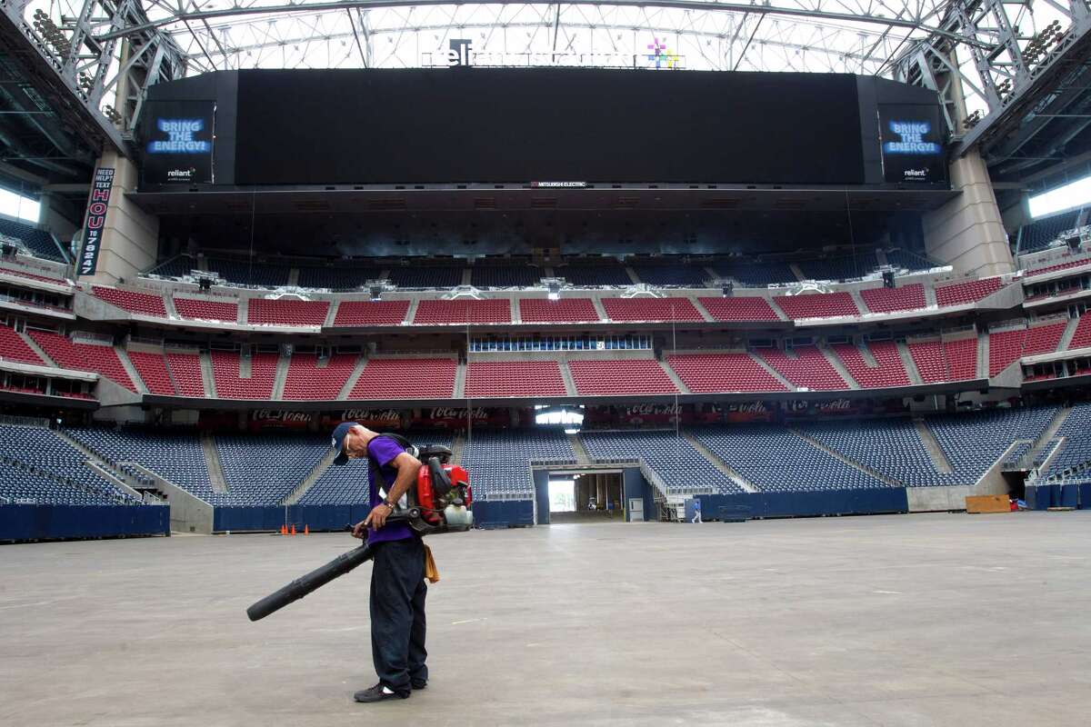 Texans to unveil longest video board in existence