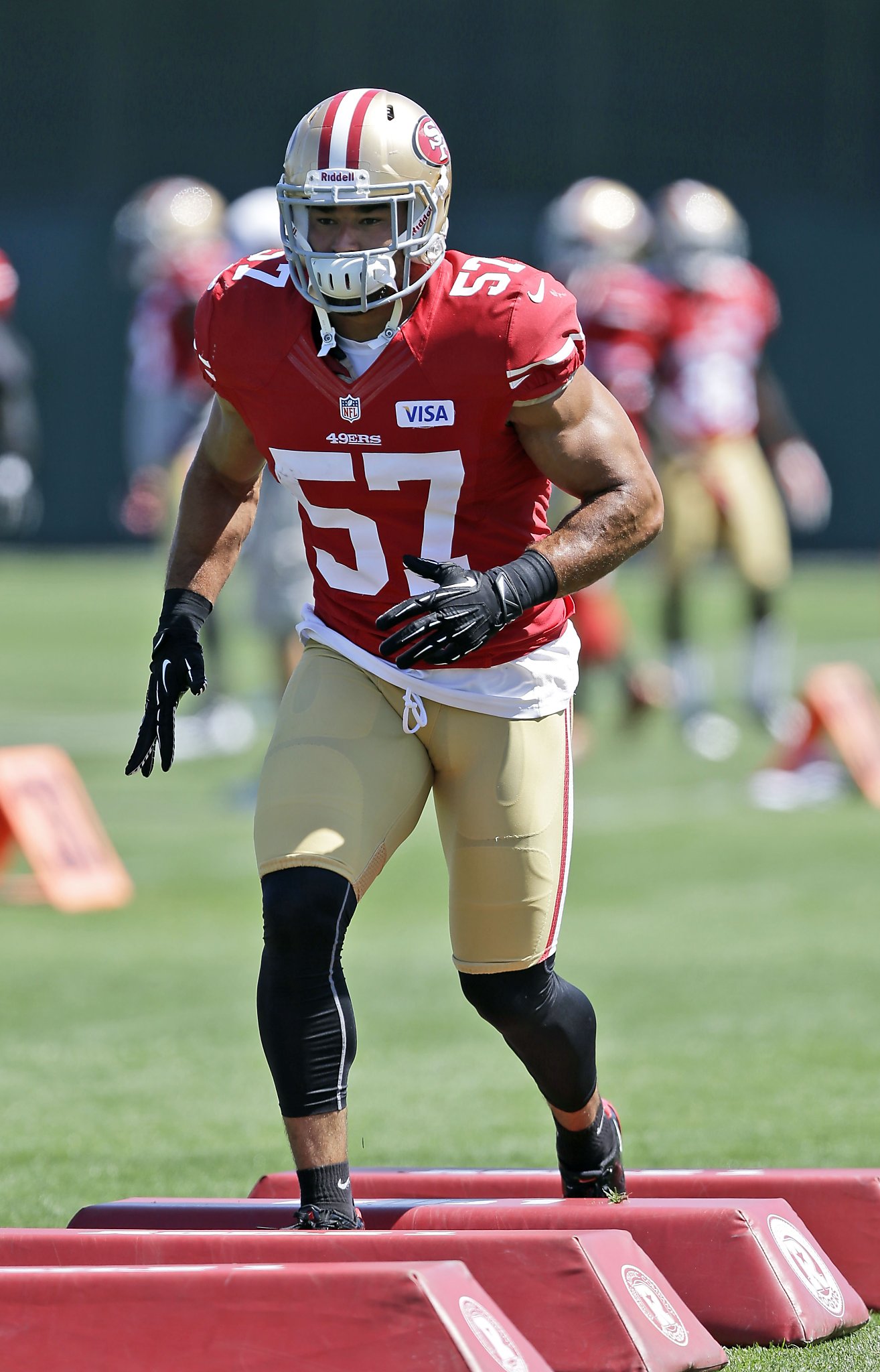 Parents boost 49ers linebacker Michael Wilhoite