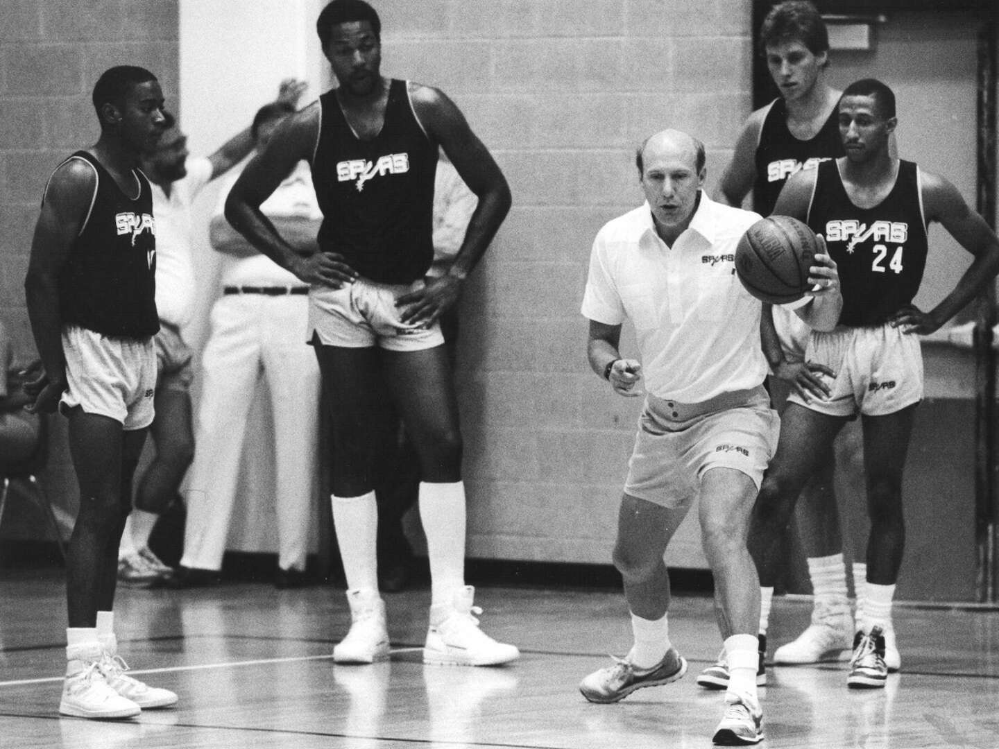 Nuggets assistant Bob Weiss once coached Spurs
