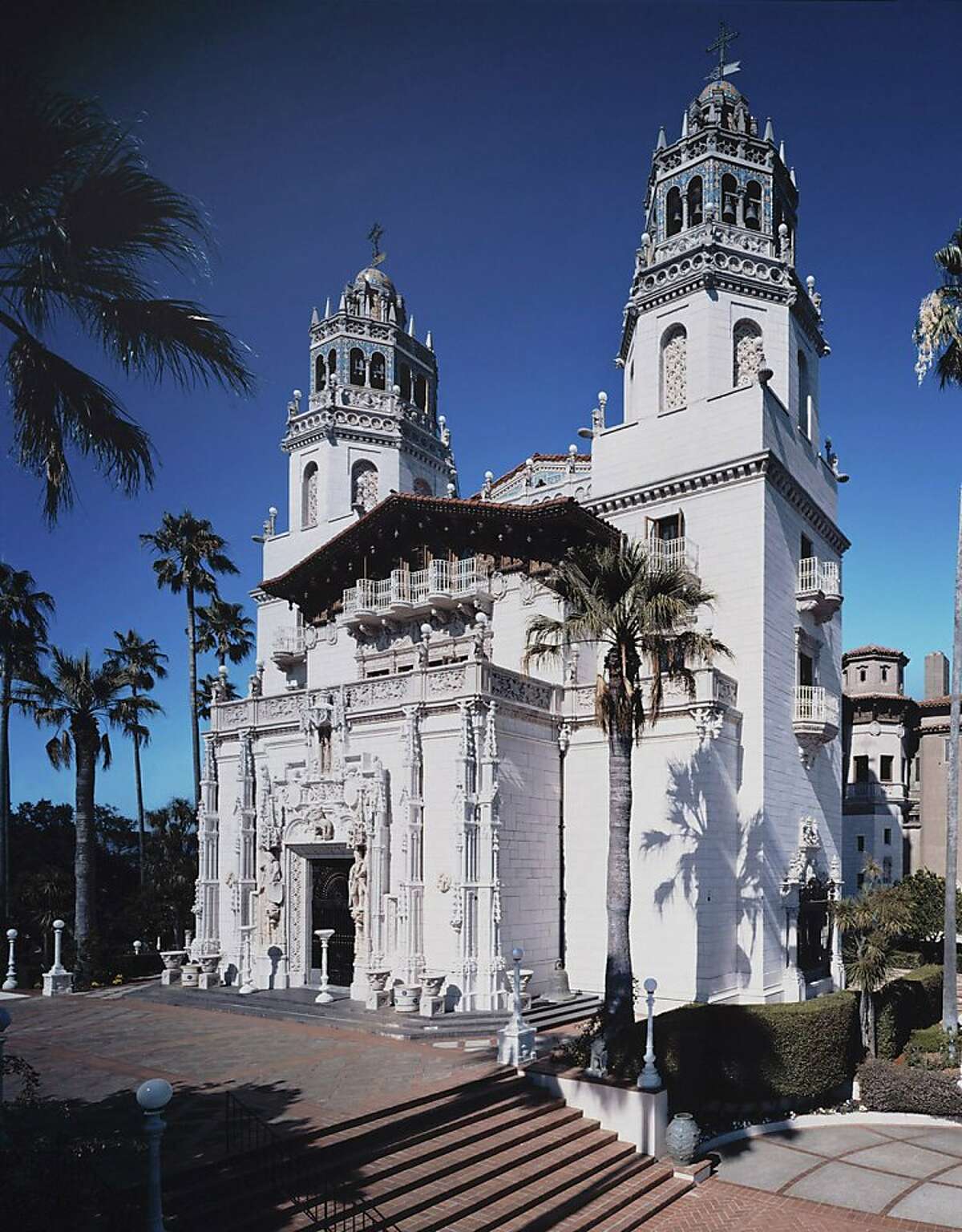 Hearst Castle to bring back its night tours this month