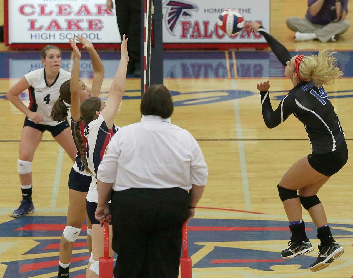 Clear Lake tops Friendswood in volleyball debut