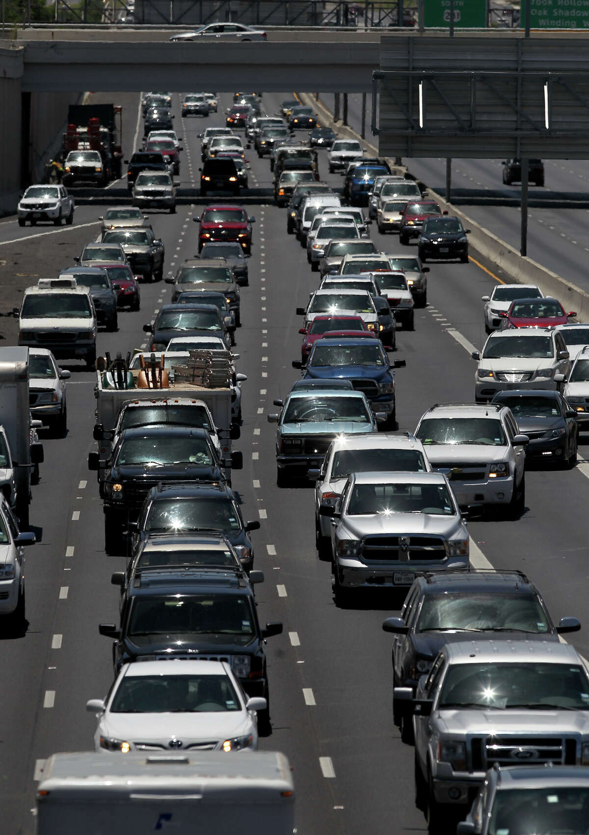 'Gigantic' closure of U.S. 281 near airport this weekend