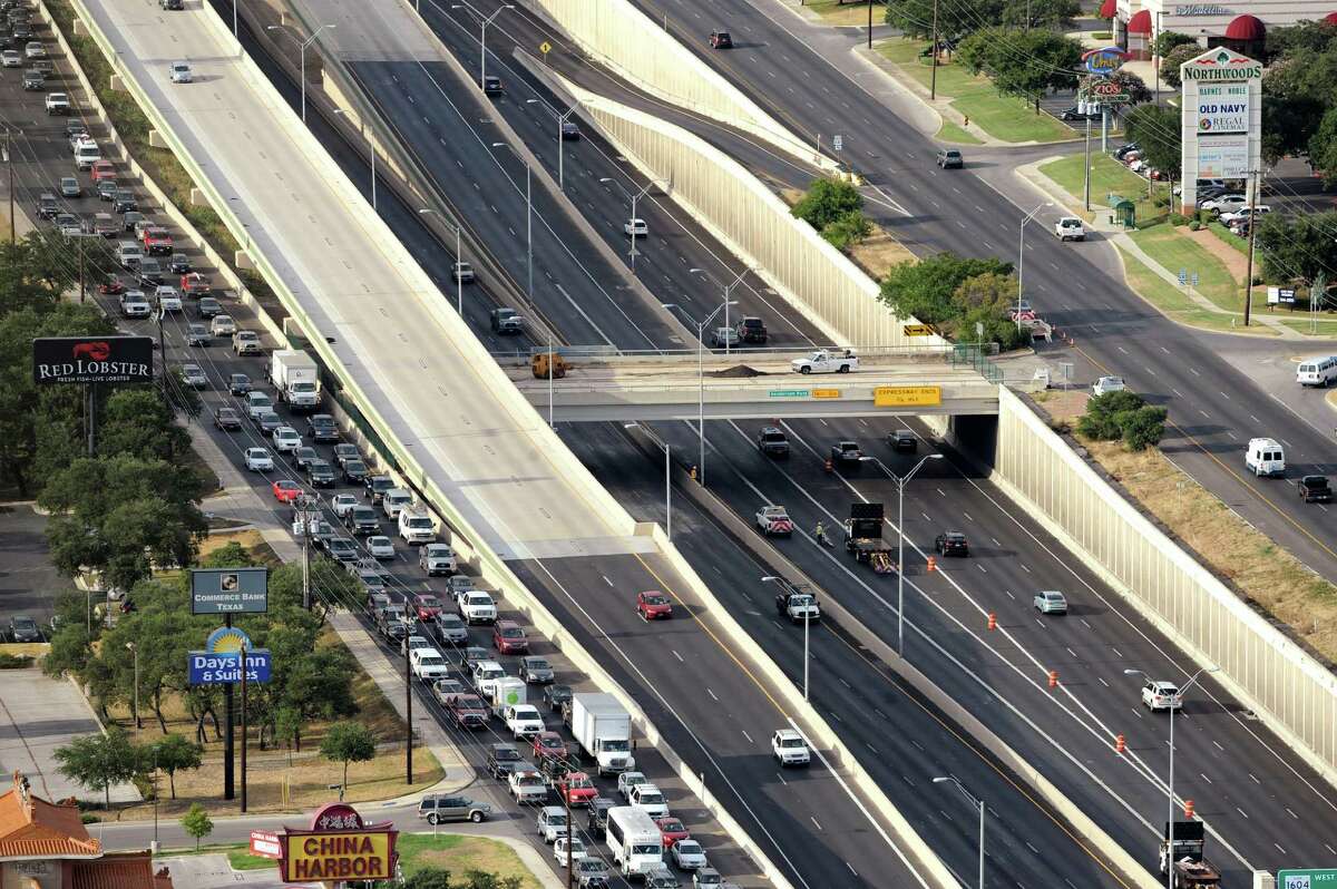 Reminder: U.S. 281 still shut after big rig crash